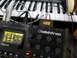digitakt battery mod 3D Models | Page 1 | STLFinder