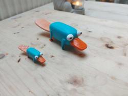 phineas and ferb isabella yellow one piece swimsuit spot the diff ...